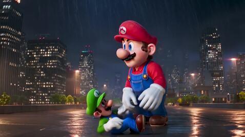 210ft Giant Mario and 210ft Giant Mario's 5ft hu