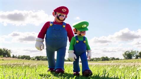 15.3ft Giant Mario and 5.9ft Luigi