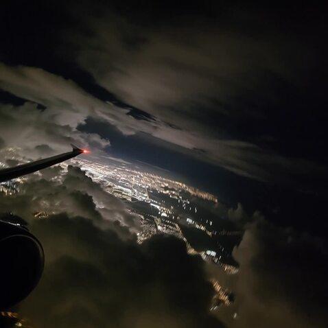 Plane suddenly makes a sharp turn and flies off